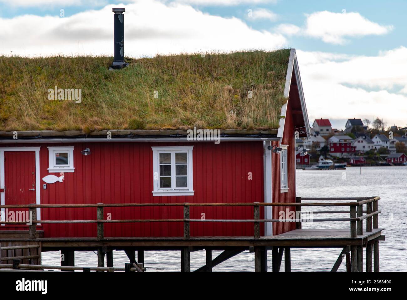 Traditional Rorbu House in Reine - Lofoten - Norway Stock Photo - Alamy