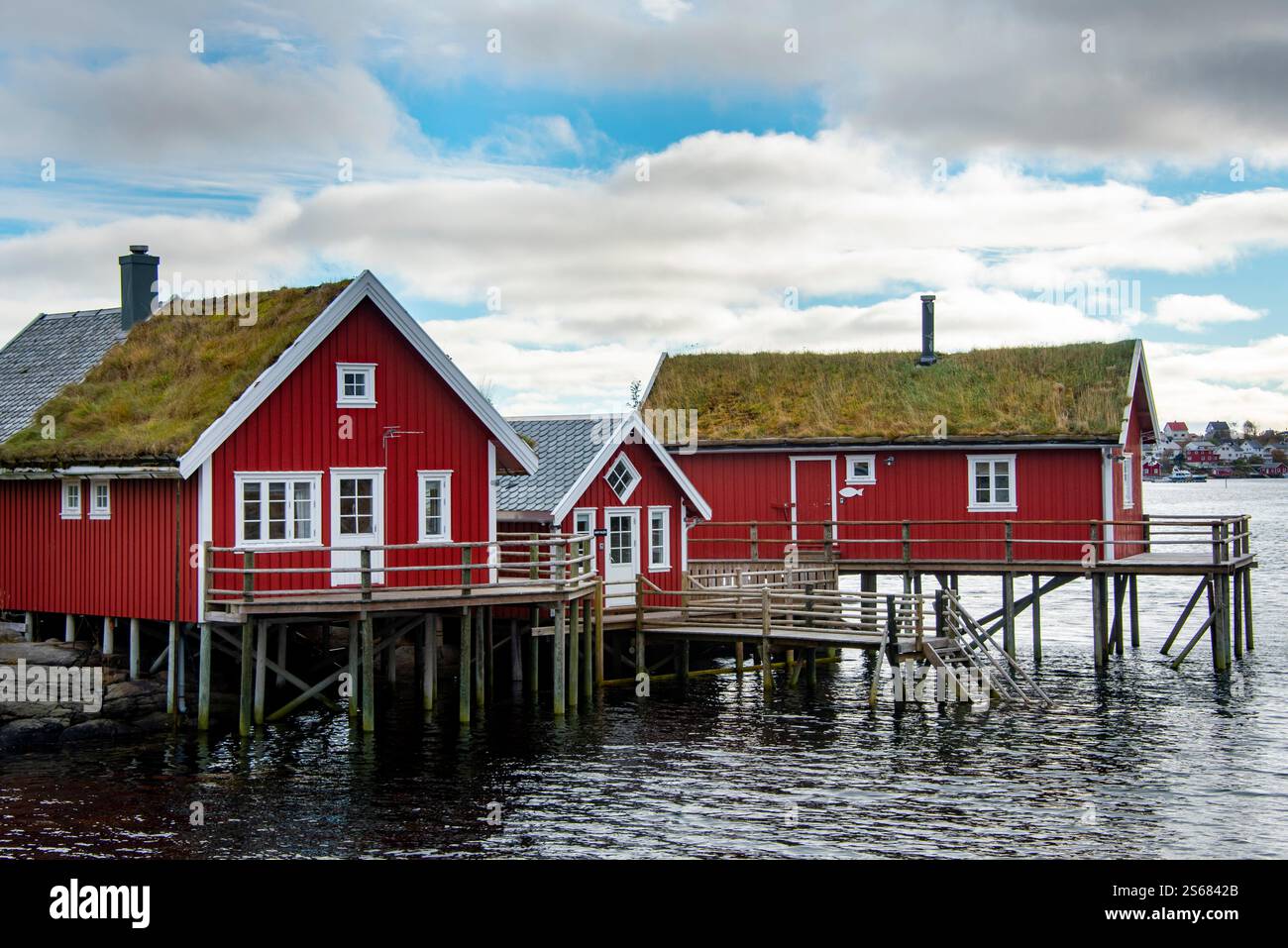 Traditional Rorbu House in Reine - Lofoten - Norway Stock Photo - Alamy