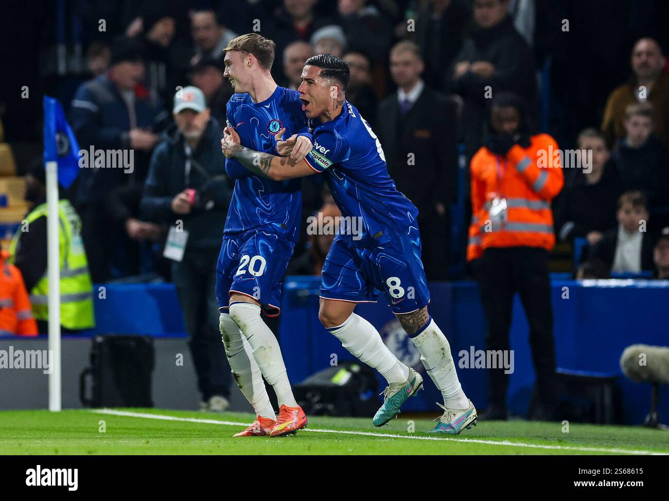 Chelsea's Cole Palmer celebratin with Enzo Fernandez after scoring ...
