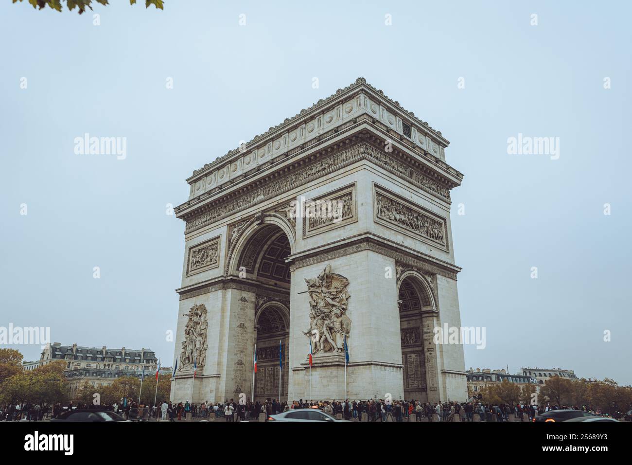 Iconic sites in paris hi-res stock photography and images - Alamy