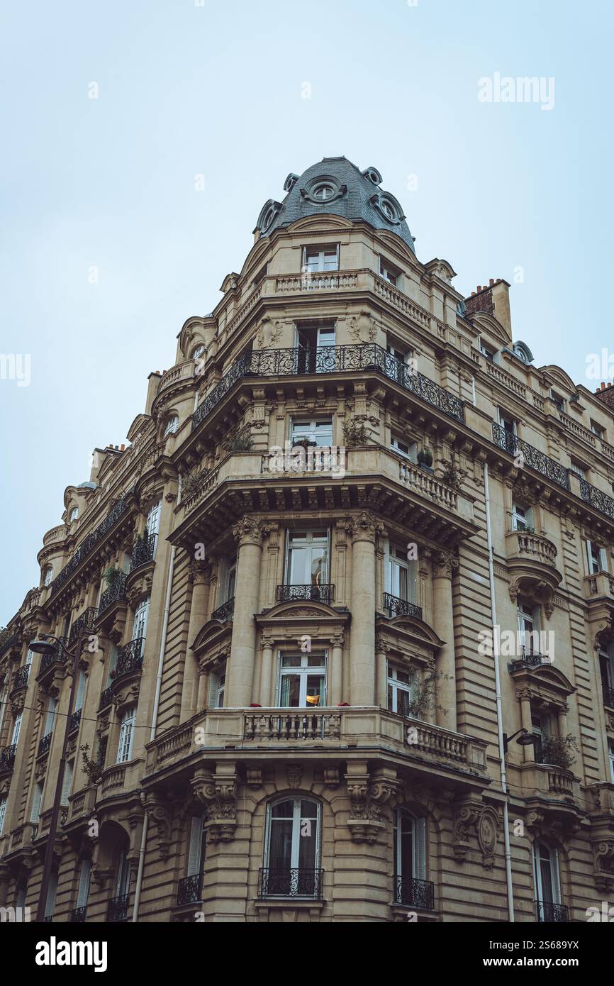 Paris Building, Paris, France Stock Photo - Alamy