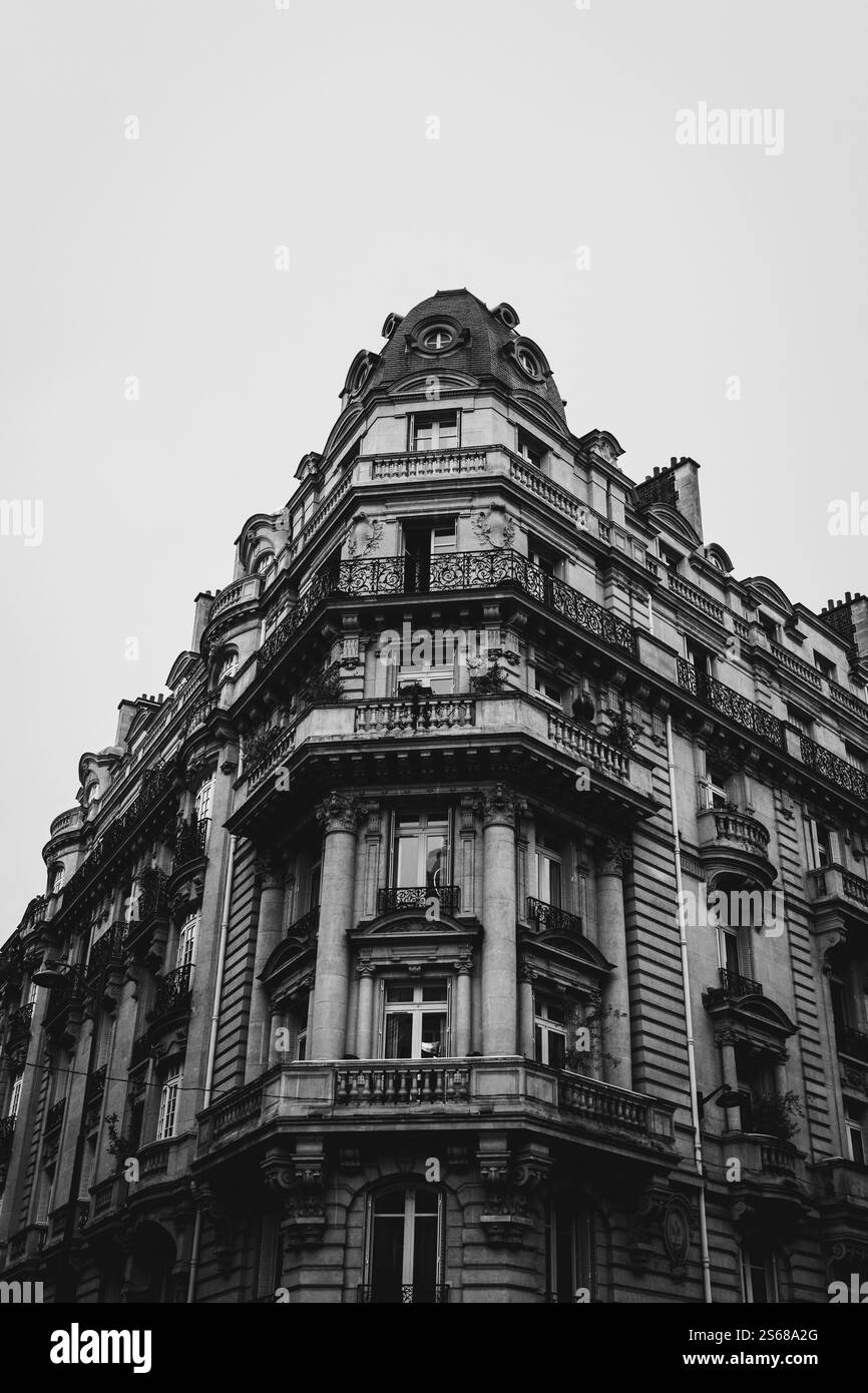 Paris Building, Paris, France Stock Photo - Alamy