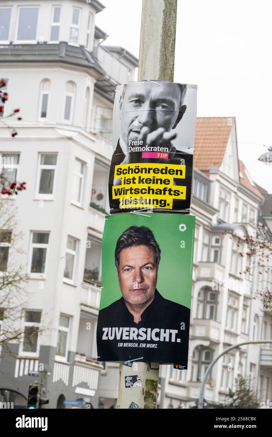 Straßenwahlkampf Wahlplakat zur Bundestagswahl 2025 in Kiel, Grüne, FDP ...