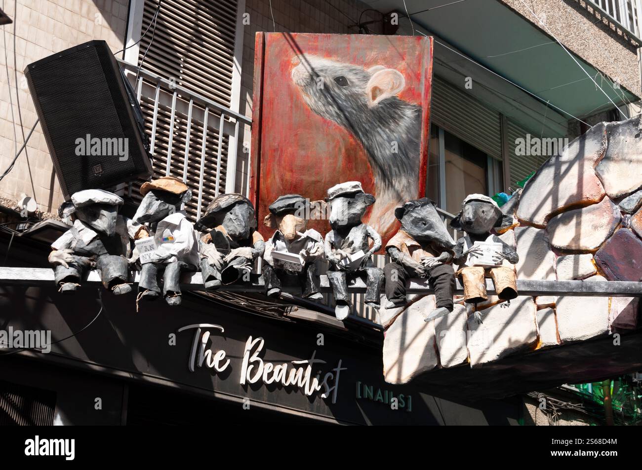 Mices in papermache as famous Lunch atop a Skyscraper in New York ...