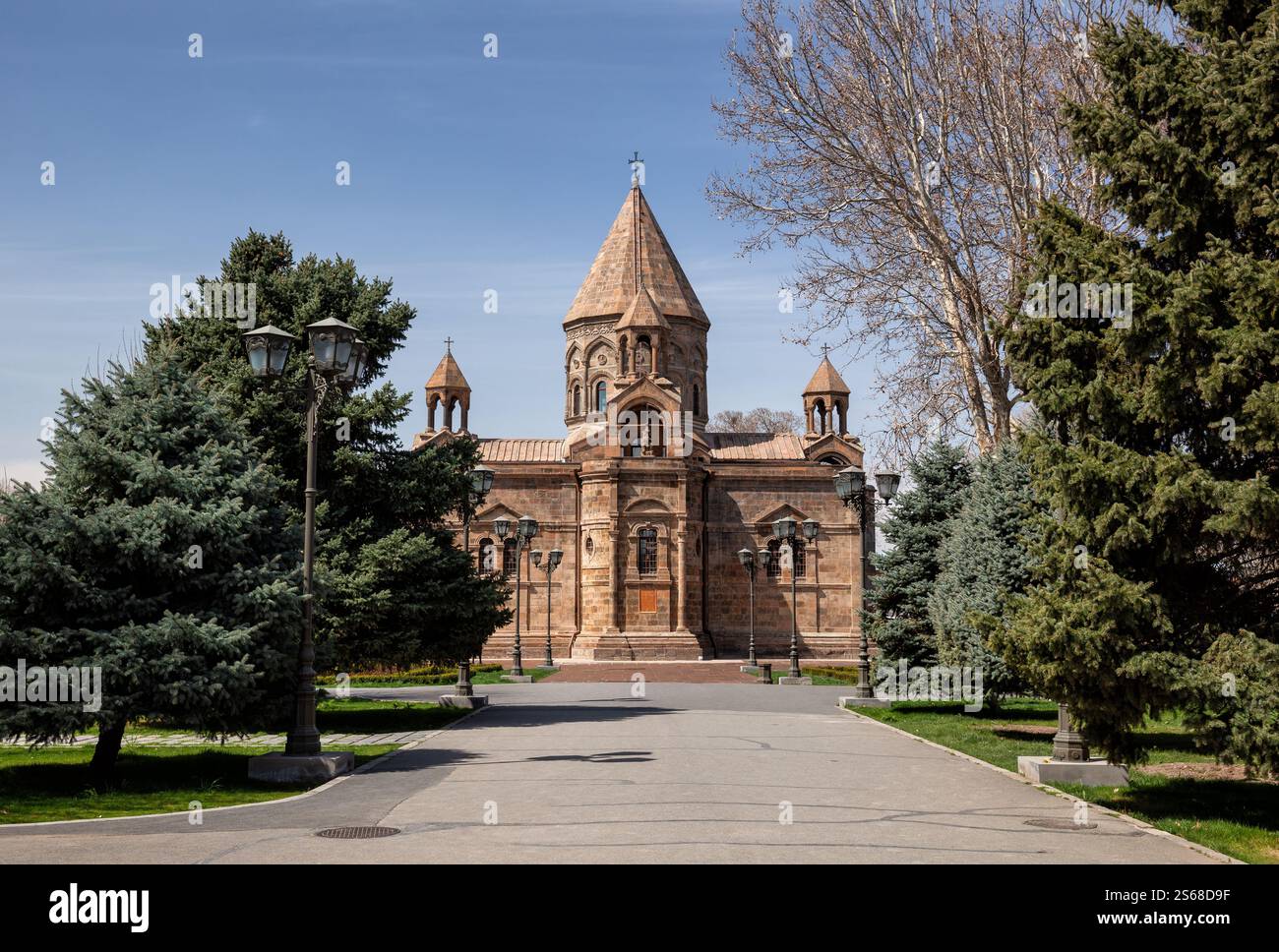 Etchmiadzin Cathedral is the main temple of the Armenian Apostolic Church Stock Photo - Alamy