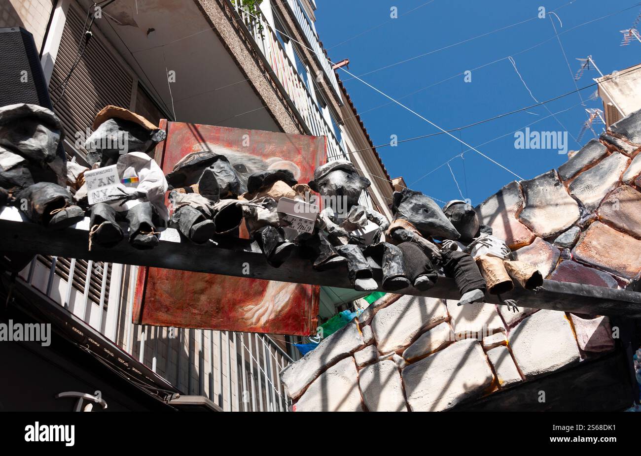 Mices in papermache as famous Lunch atop a Skyscraper in New York ...