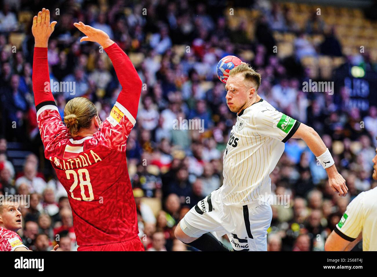 Wurf/Tor Luca Witzke (Deutschland, #07), Maciej Gebala (Polen, #28) DEN ...