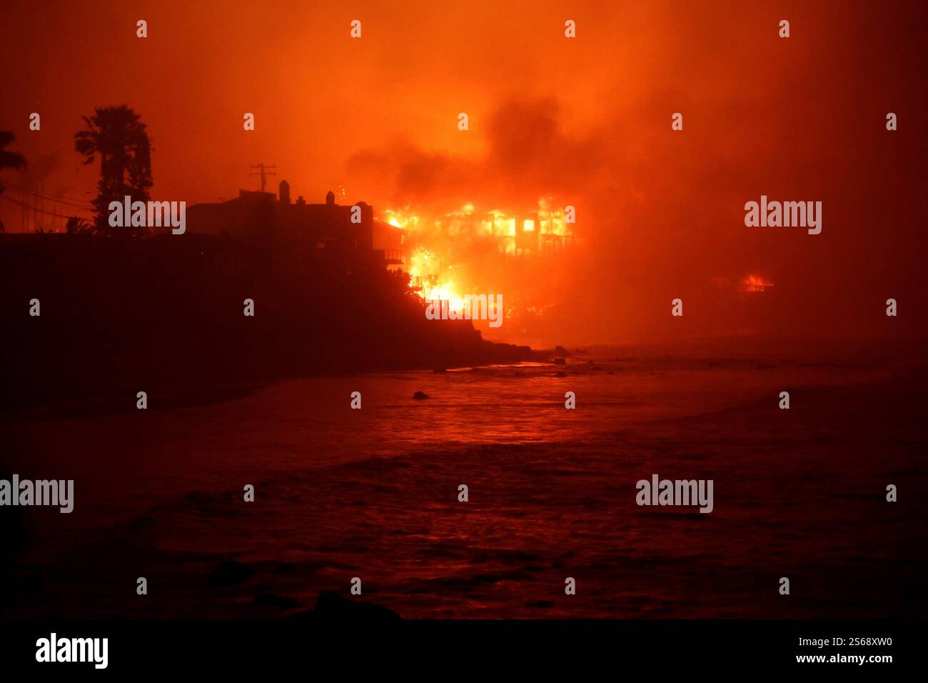 PACIFIC PALISADES, LOS ANGELES, CALIFORNIA, USA - 08 January 2025 - A ...