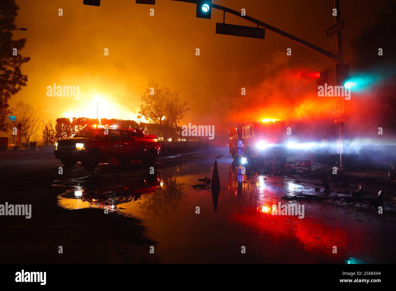 PACIFIC PALISADES, LOS ANGELES, CALIFORNIA, USA - 08 January 2025 - A ...