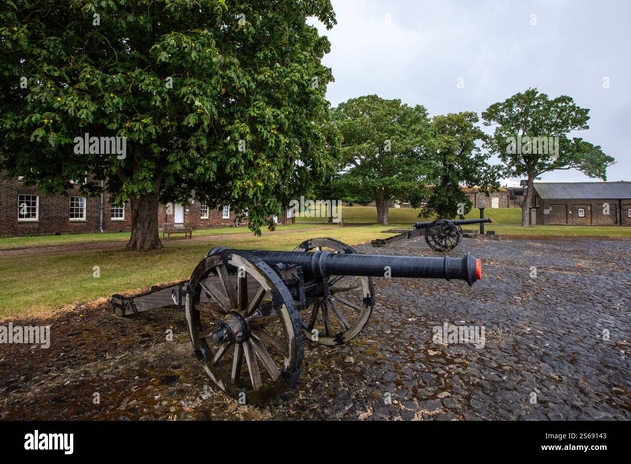 Essex, UK - July 7th 2024: View of cannons and the Officers Barracks in ...