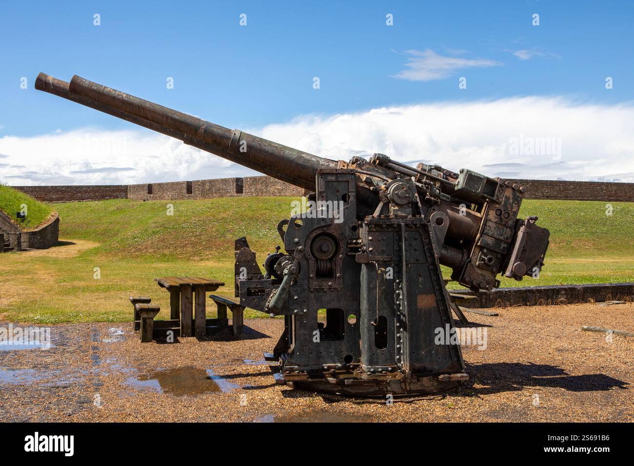 Essex, UK - July 7th 2024: An artillery gun at the historic Tilbury ...