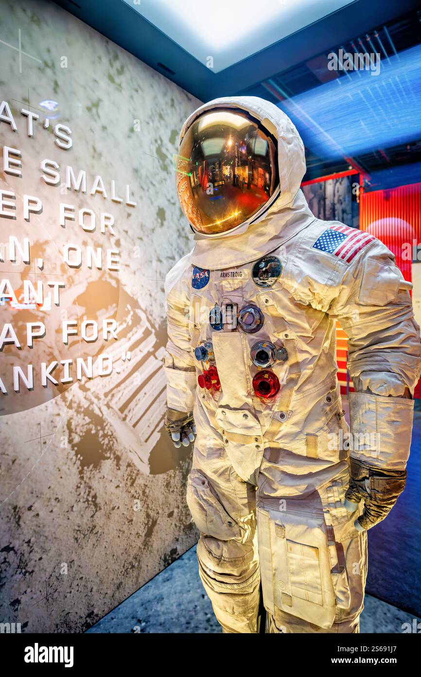 WASHINGTON DC — Neil Armstrong's A-7L lunar spacesuit from Apollo 11 is ...