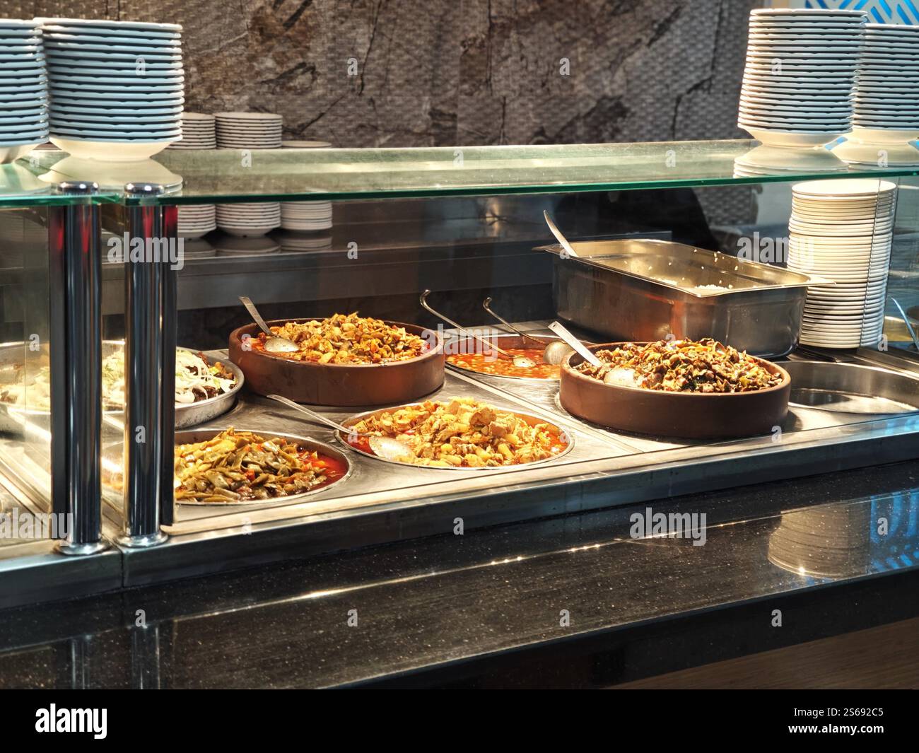 Clay cooking pots hi-res stock photography and images - Alamy