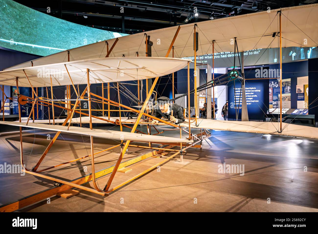 WASHINGTON DC — The original 1903 Wright Flyer, displayed at the ...
