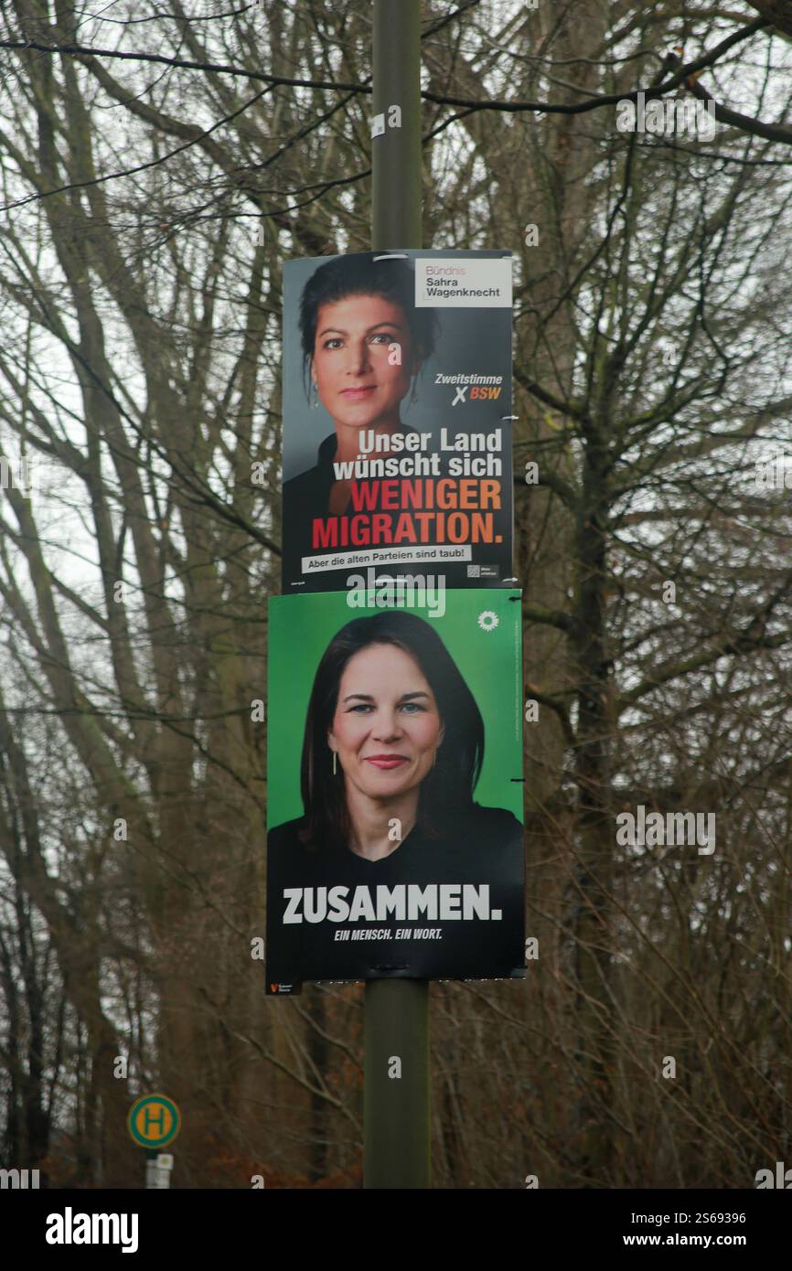 16.01.2025 Dortmund, Die Parteien haben ihre Plakataktionen begonnen. Plakate der SPD, CDU, FDP ...
