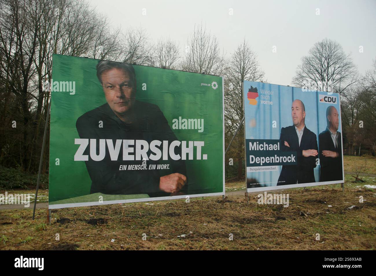 16.01.2025 Dortmund, Die Parteien haben ihre Plakataktionen begonnen. Plakate der SPD, CDU, FDP ...