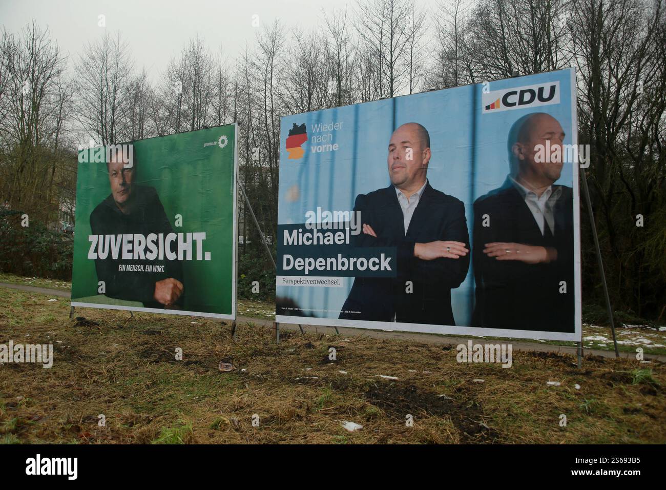16.01.2025 Dortmund, Die Parteien haben ihre Plakataktionen begonnen. Plakate der SPD, CDU, FDP ...