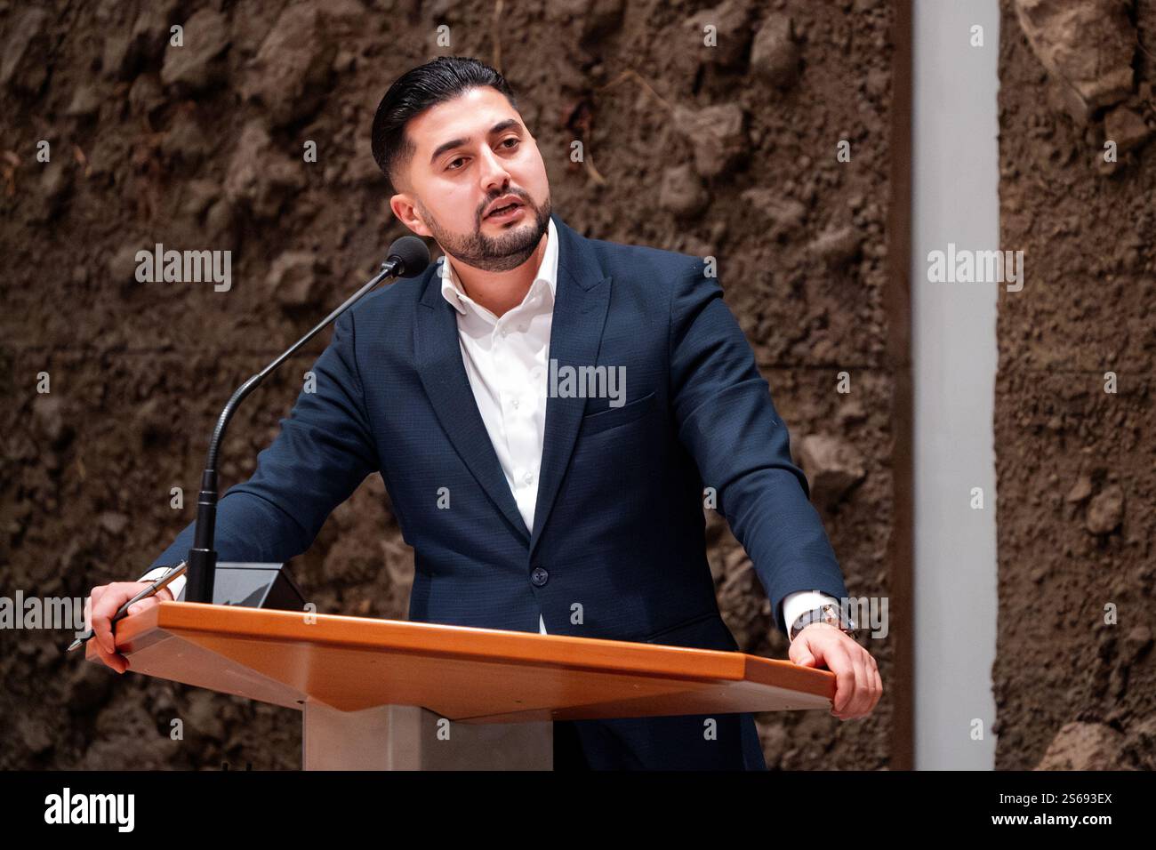 Den Haag, Netherlands. 14th Jan, 2025. DEN HAAG, NETHERLANDS - JANUARY 14: Dogukan Ergin (DENK ...