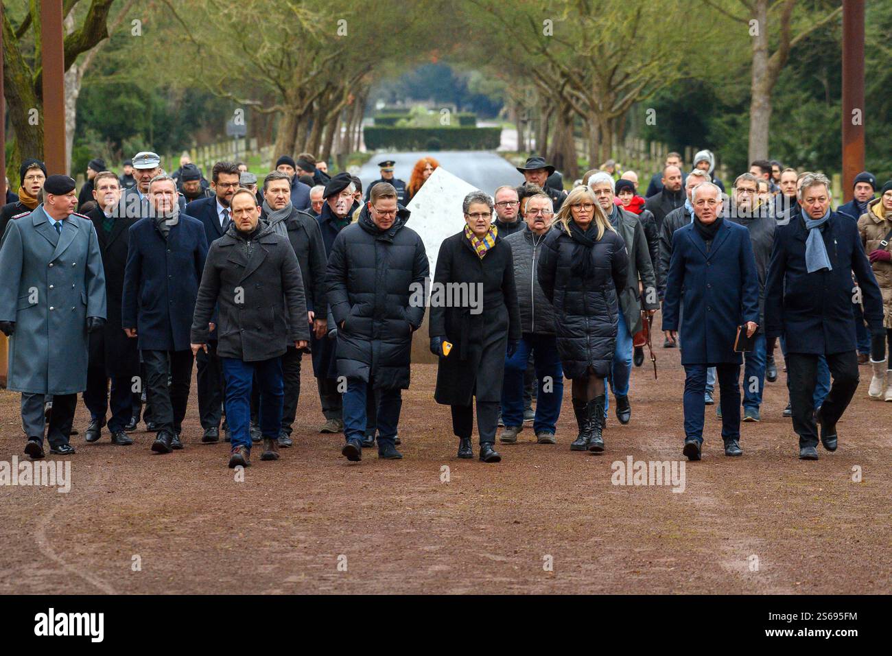 16 January 2025, Saxony-Anhalt, Magdeburg: Simone Borris, (3rd from ...