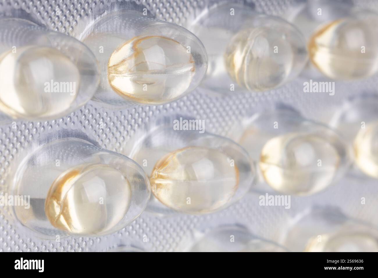 Liquid filled capsules hi-res stock photography and images - Alamy