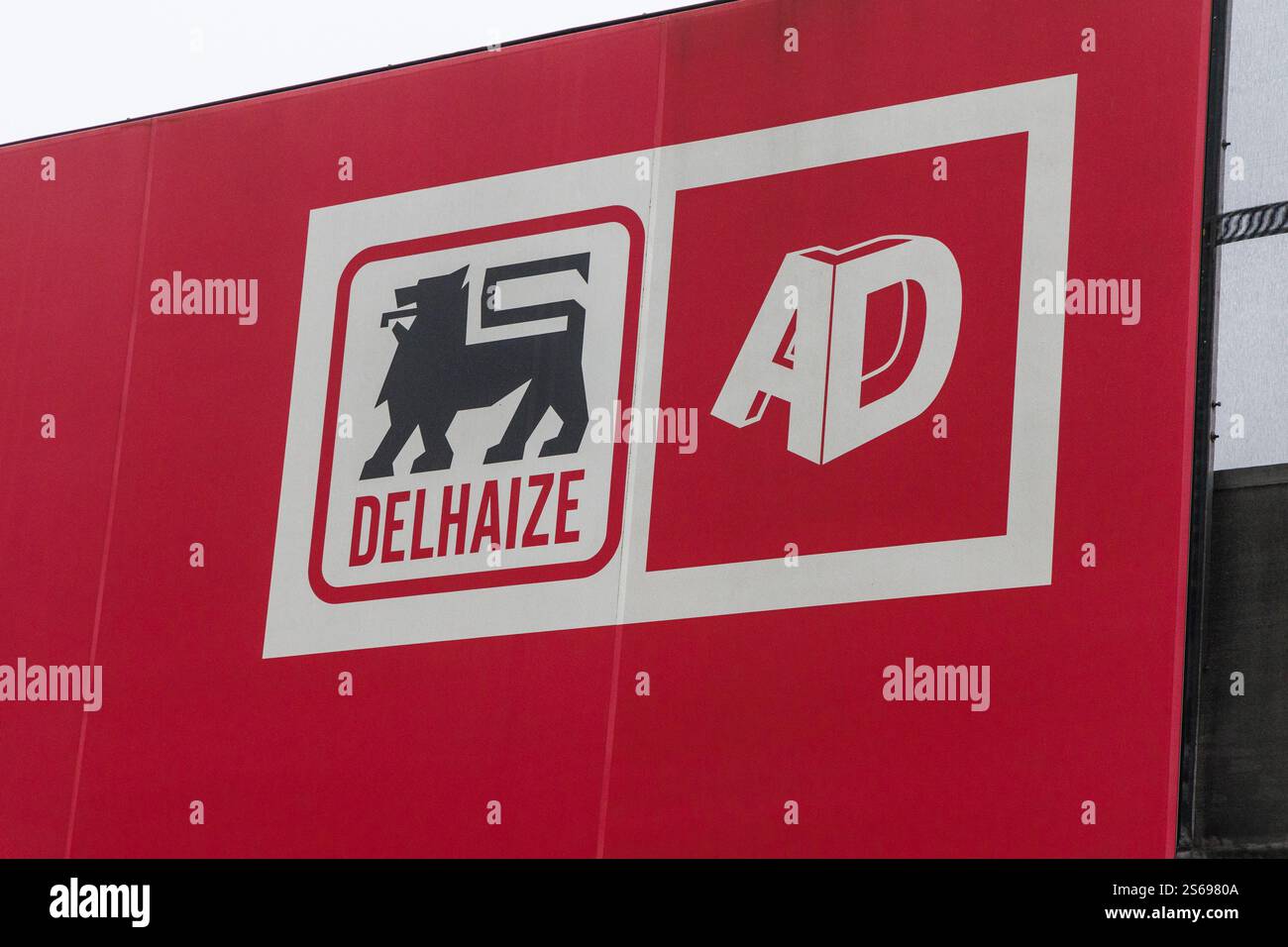 Merelbeke, Belgium. 16th Jan, 2025. The AD Delhaize logo pictured at a ...