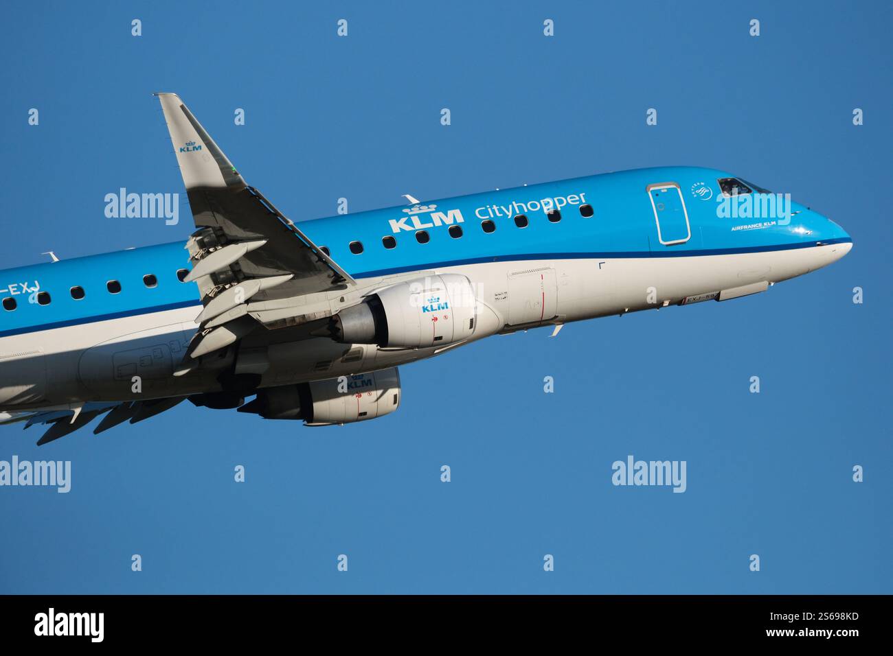 KLM Cityhopper Embraer ERJ-175 airliner ( PH-EXJ ) taking off during a ...