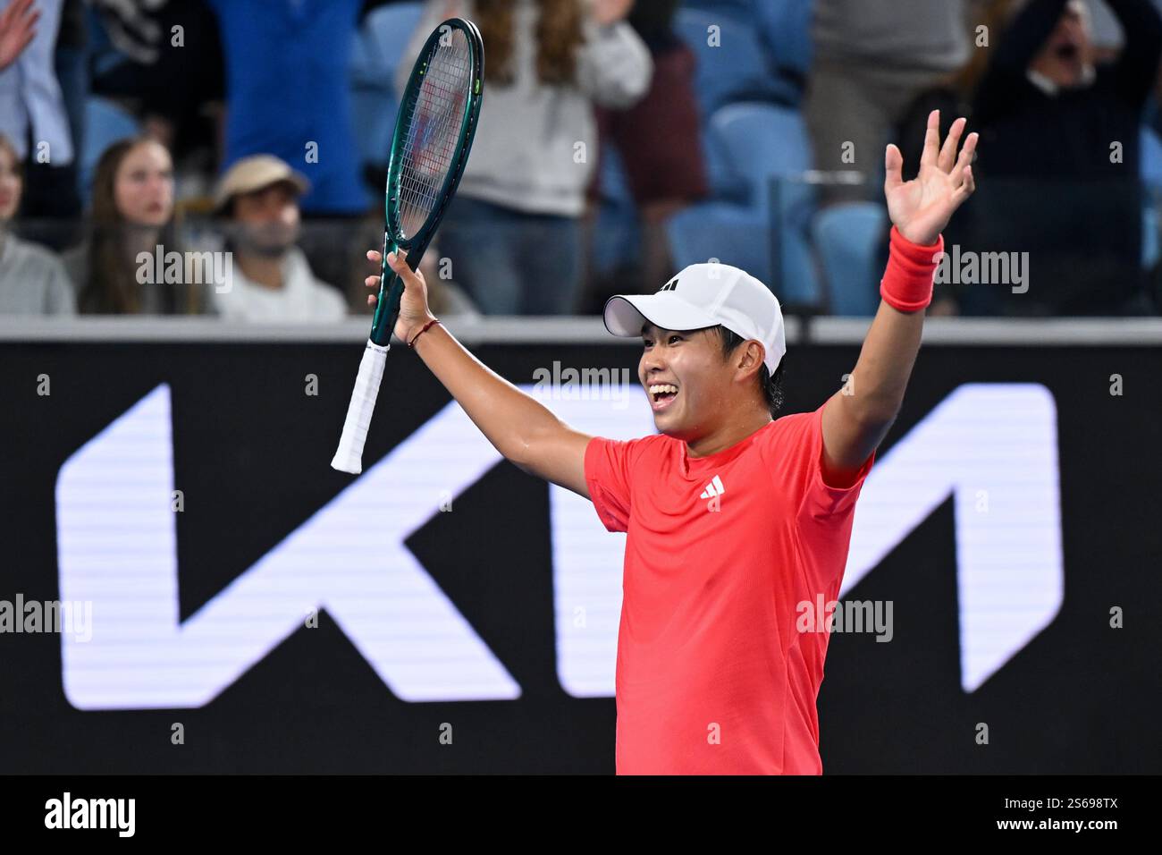 Melbourne, Australia. 17th Jan, 2025. Learner Tien of USA celebrates ...