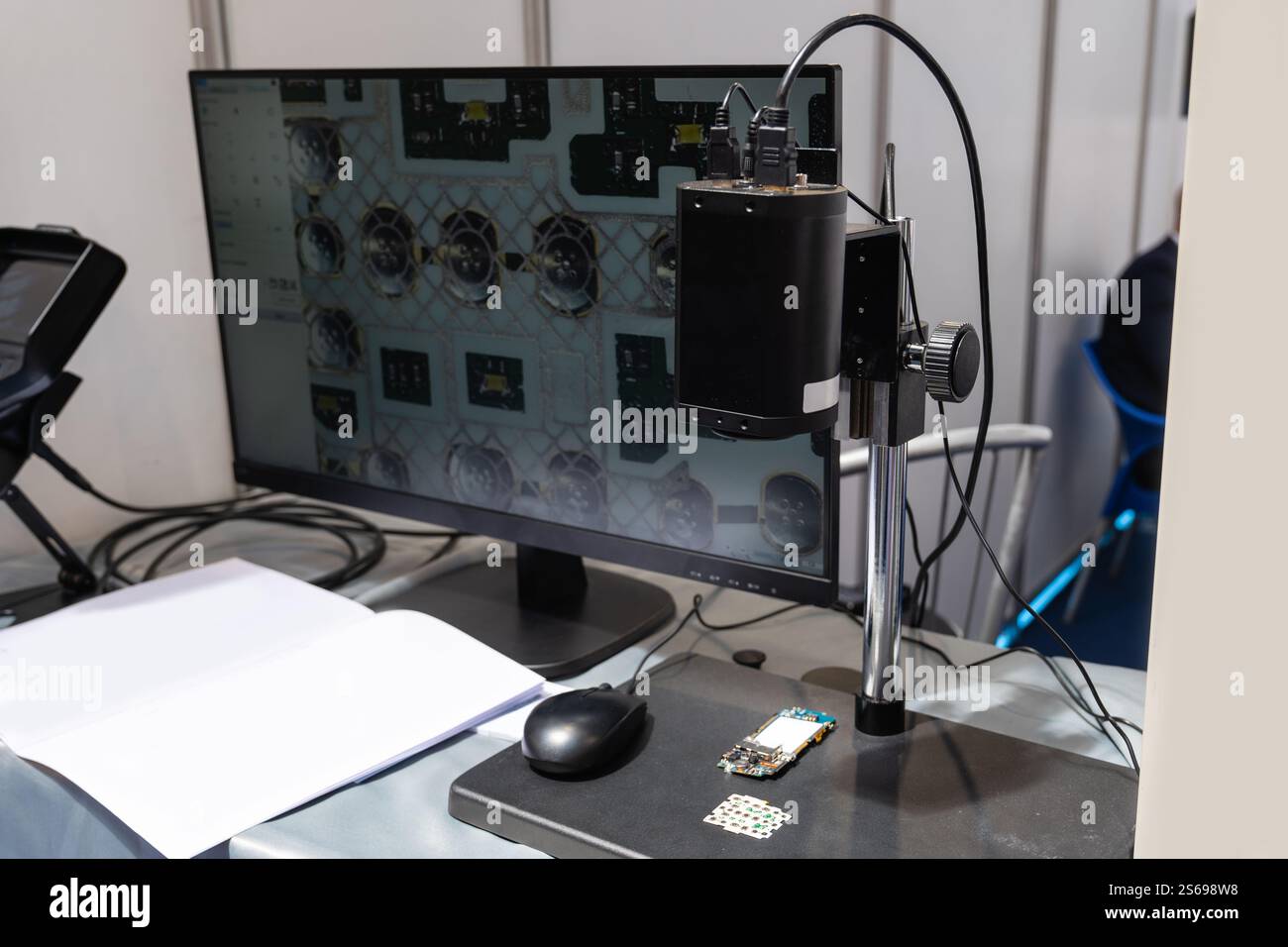 Optic machine for precise measurement of part size and quality ...