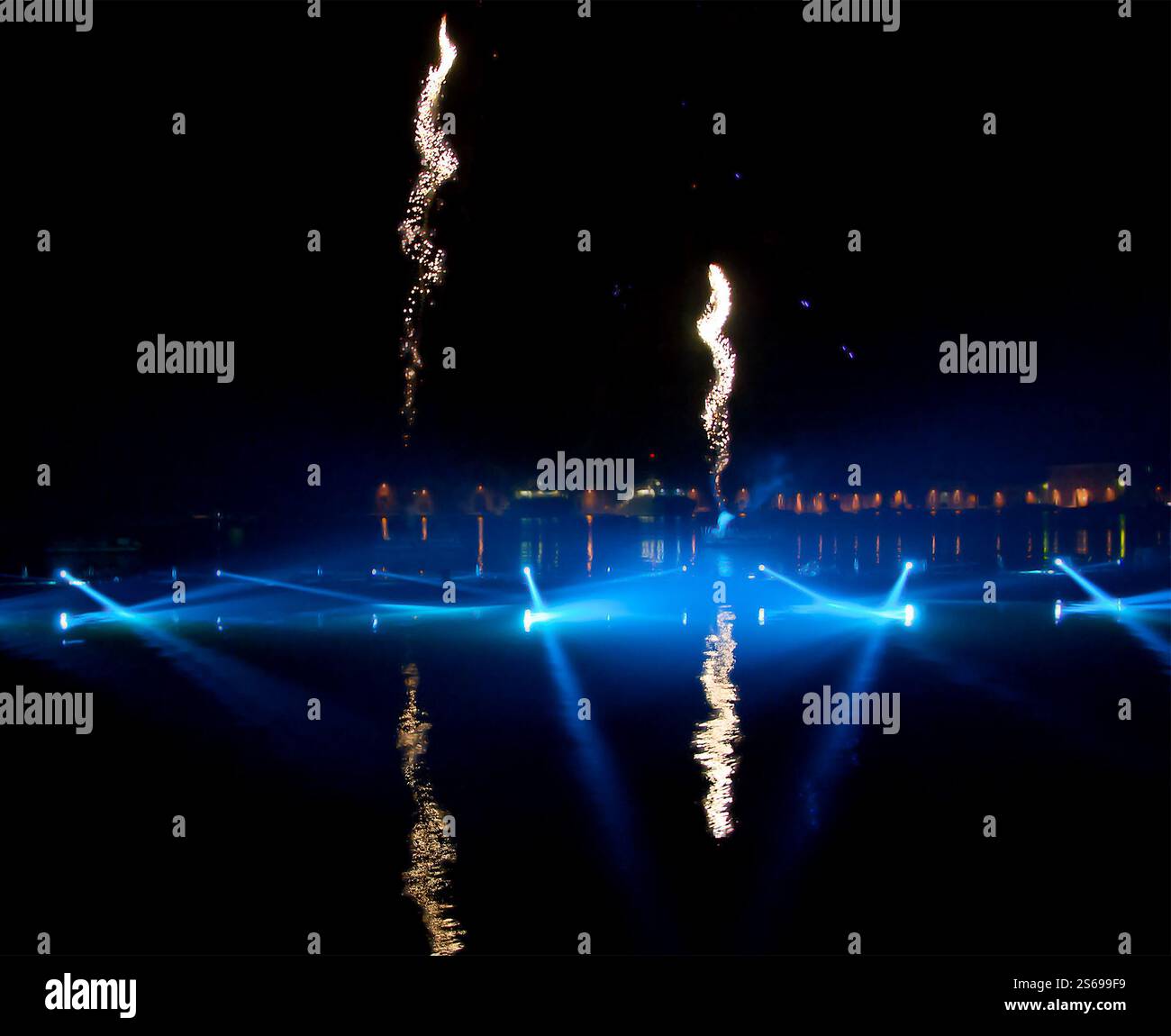 Fireworks over the Arsenal lagoon during the Carnival celebration in ...