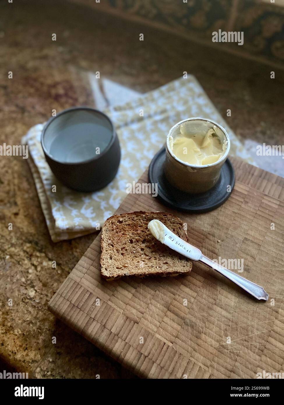 Cutting butter knife knife hi-res stock photography and images - Alamy