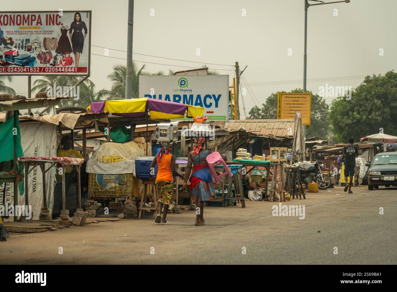 Driving round the Volta region in Ghana Stock Photo - Alamy
