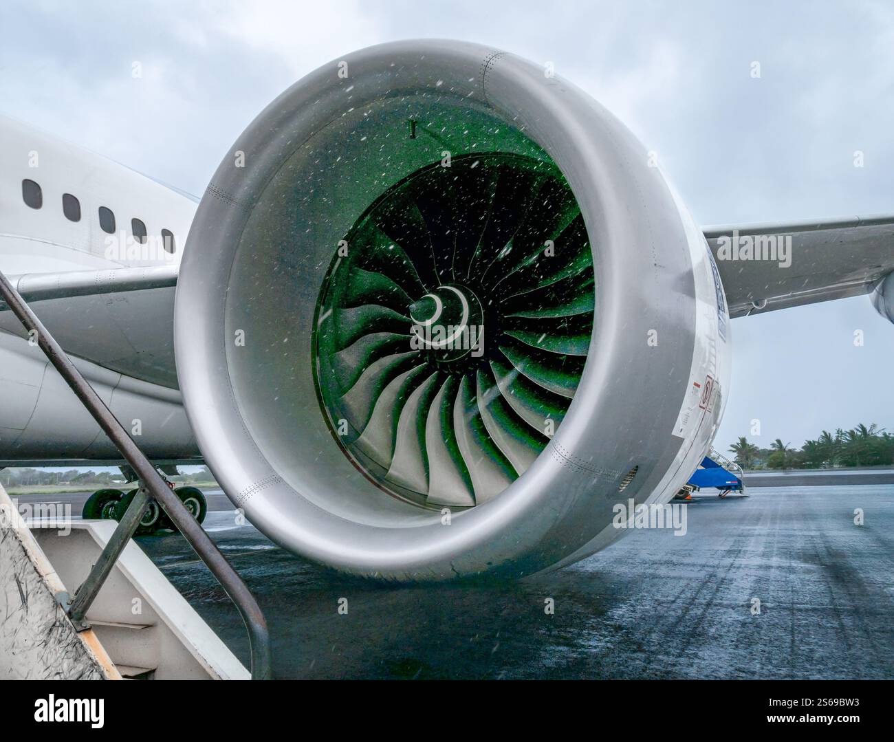 Close up of spinning Rolls Royce engine, LATAM airline Dreamliner ...