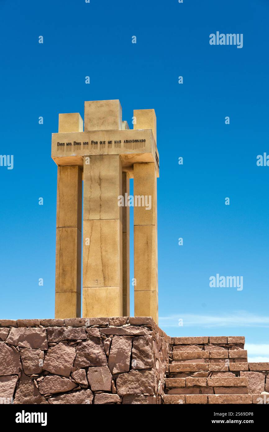 A Christian cross memorializes natives who fought the Spanish at Pukara ...