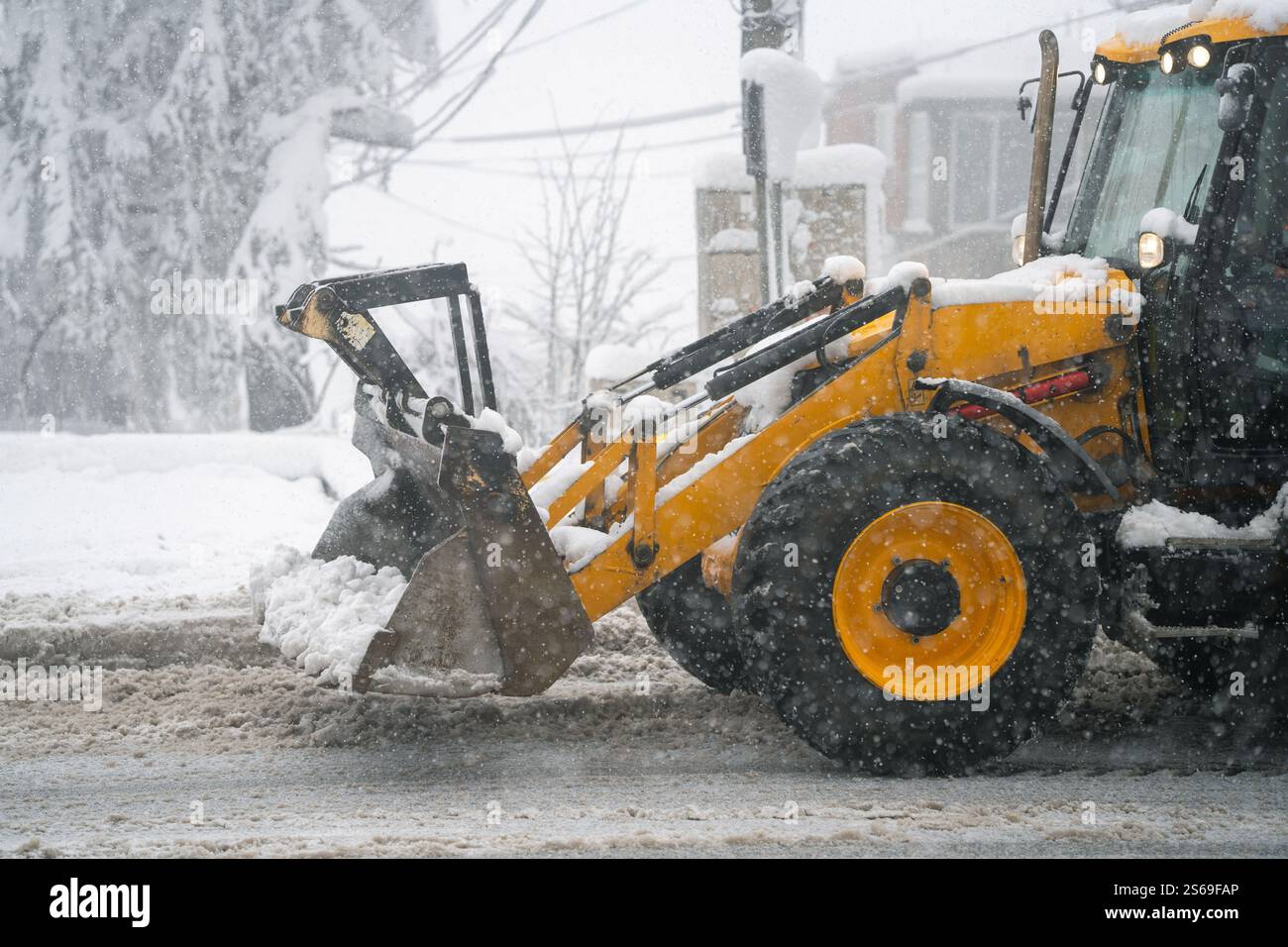 Snowy cyclone hi-res stock photography and images - Alamy