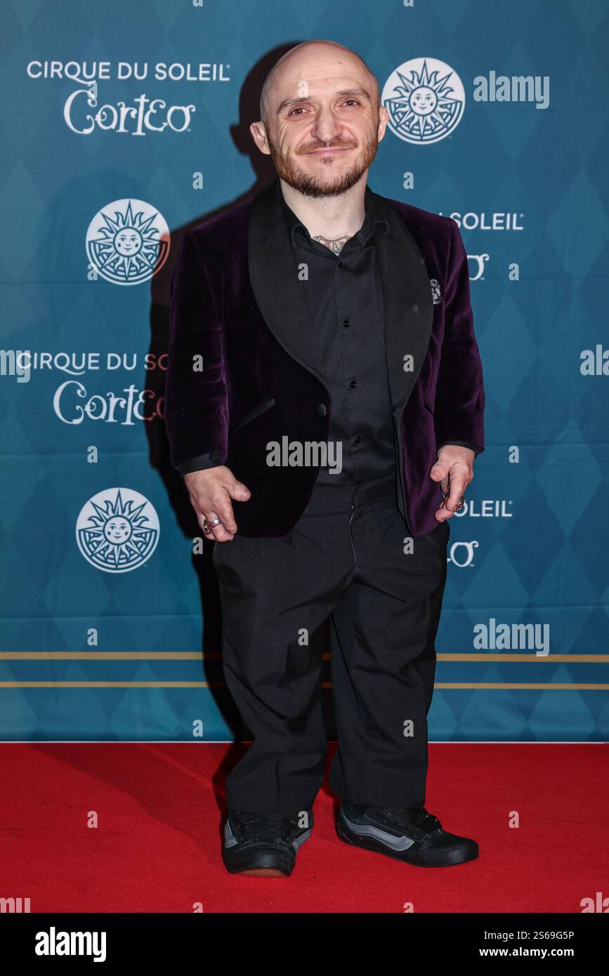 London, UK. 15th Jan, 2025. Leigh Gill, actor, arriving and posing at the Cirque du Soleil ...