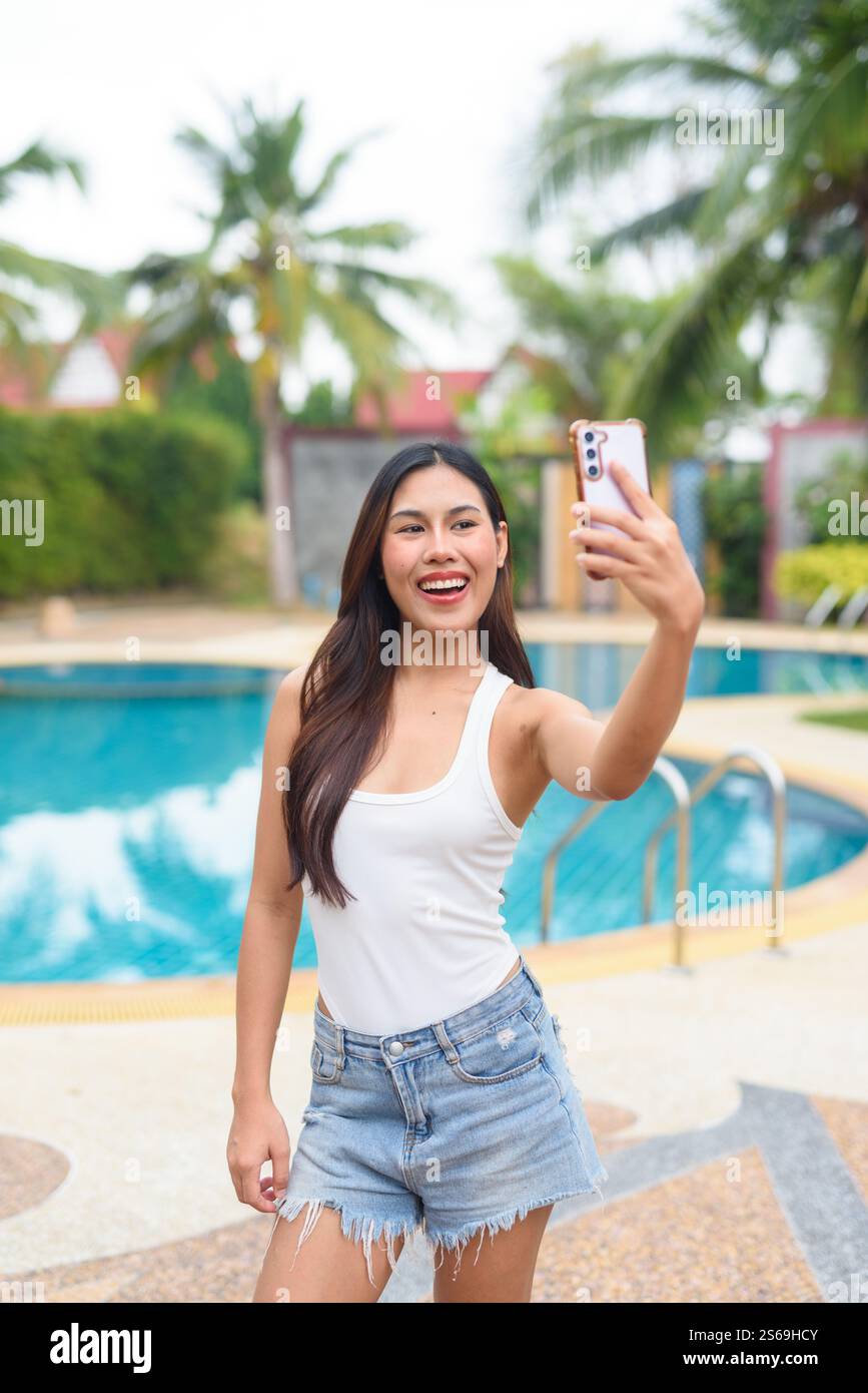 Using phone pool hi-res stock photography and images - Alamy