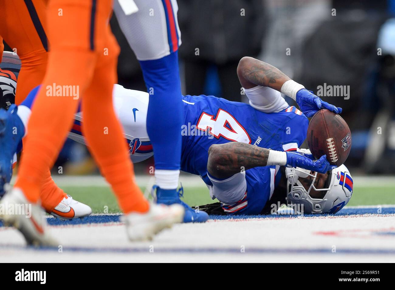 Buffalo Bills running back James Cook (4) scores a touchdown during the ...