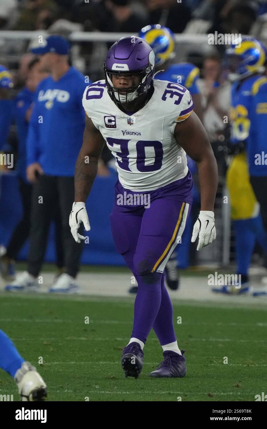 Minnesota Vikings fullback C.J. Ham (30) lines up against the Los ...