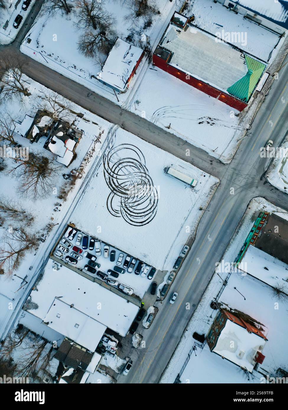 overhead perspective of tire marks in snow Stock Photo - Alamy