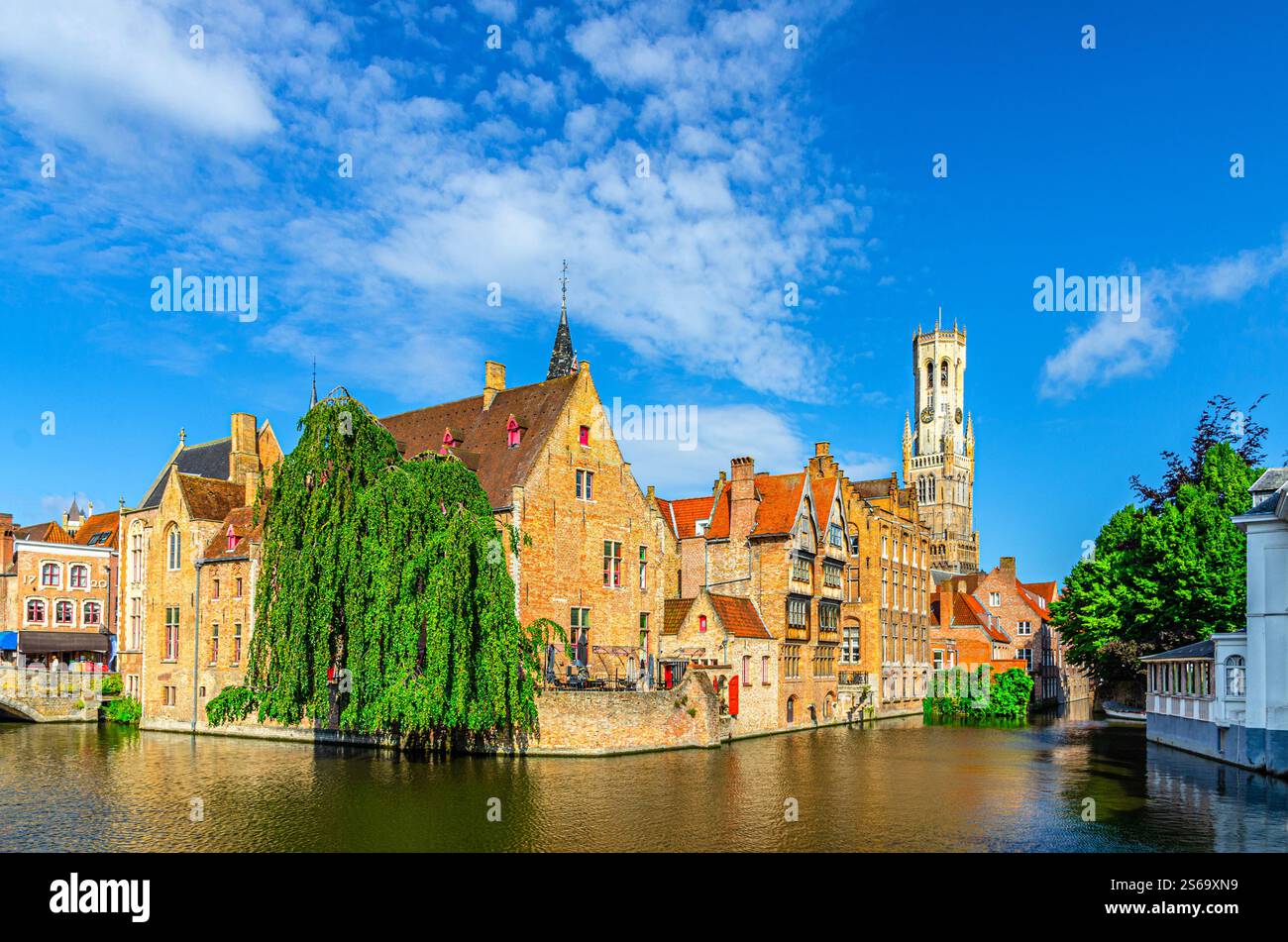 Brugge old town scenic view, Bruges historical city centre, Rosary Quay ...