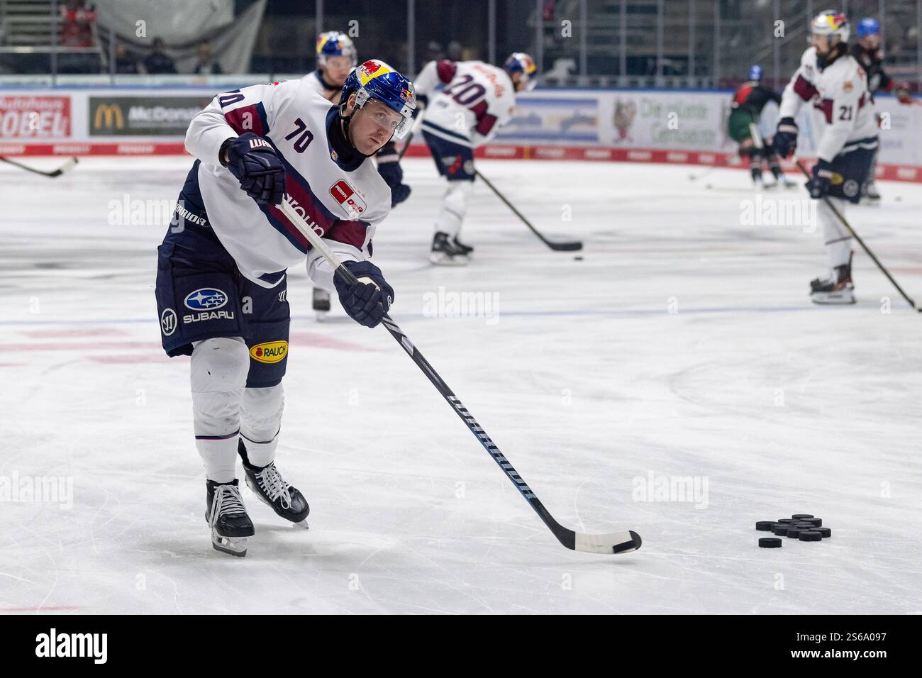 Maximilian Daubner (EHC Red Bull Muenchen, #70) beim Warmup. GER ...