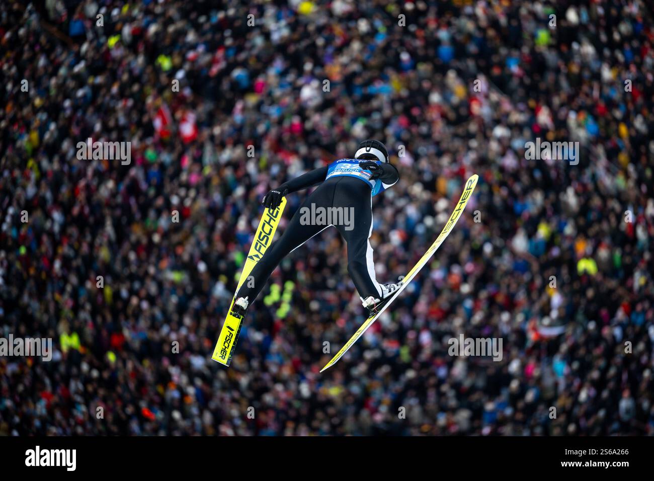 BICKNER Kevin (USA), dahinter Zuschauer im Bergisel Skistadion, AUT ...