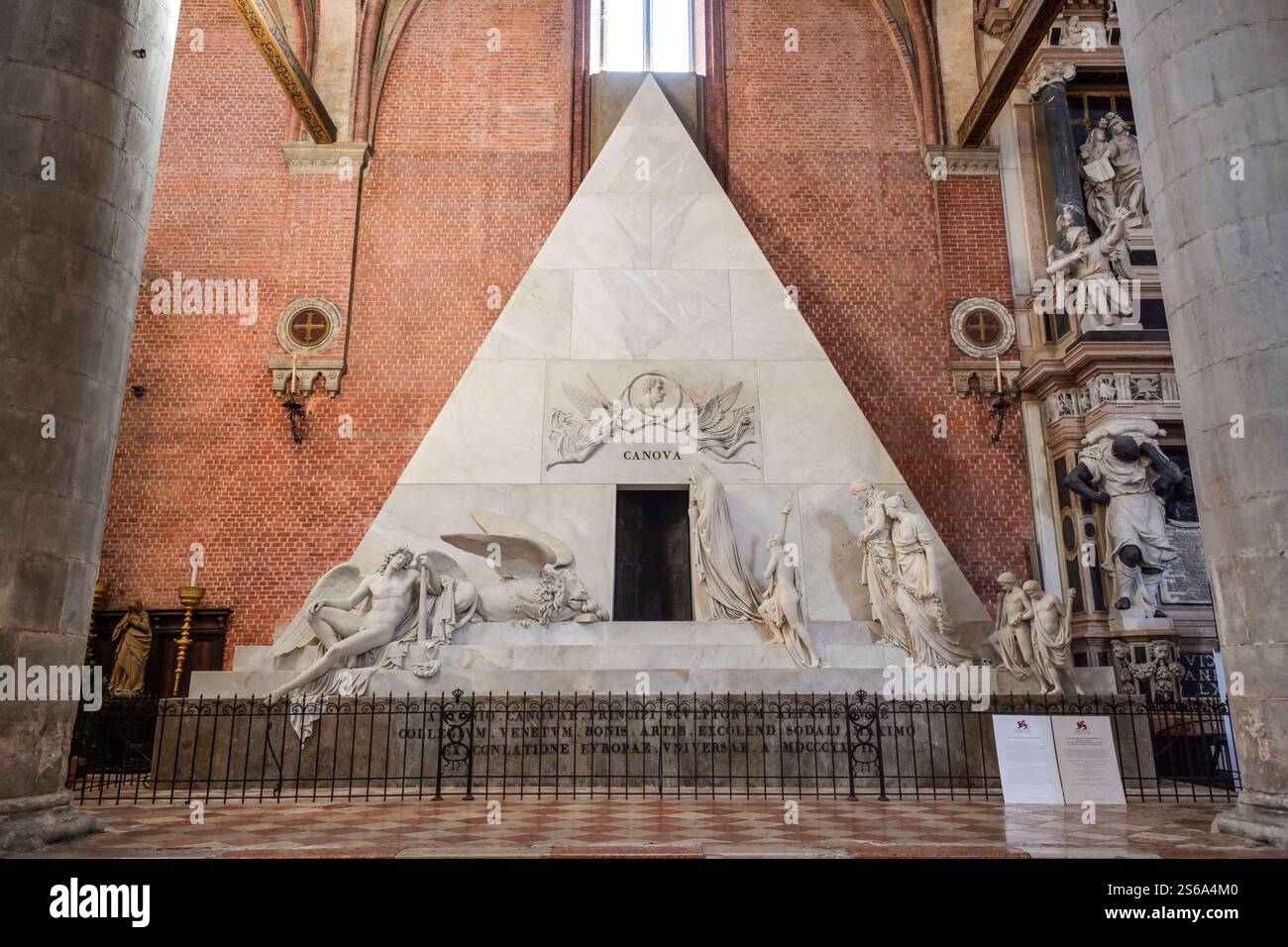 Denkmal für Antonio Canova, Kirche Santa Maria Gloriosa dei Frari ...