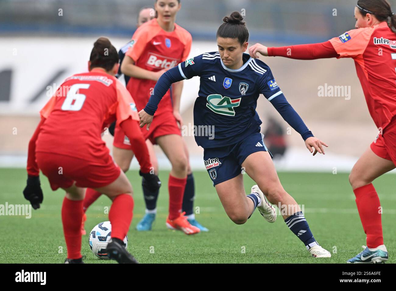 Roubaix, France. 15th Jan, 2025. Mathilde Bourdieu (9) of Paris FC ...