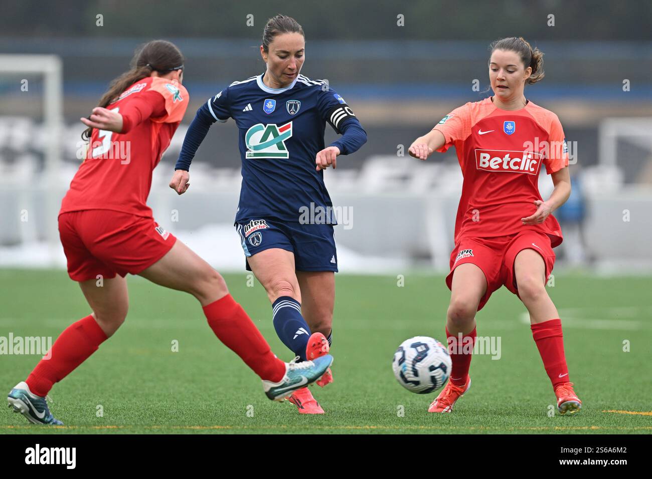 Roubaix, France. 15th Jan, 2025. Gaetane Thiney (7) of Paris FC and ...