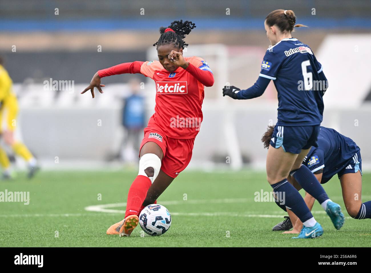 Roubaix, France. 15th Jan, 2025. Chanel Tchaptchet (9) of Roubaix ...