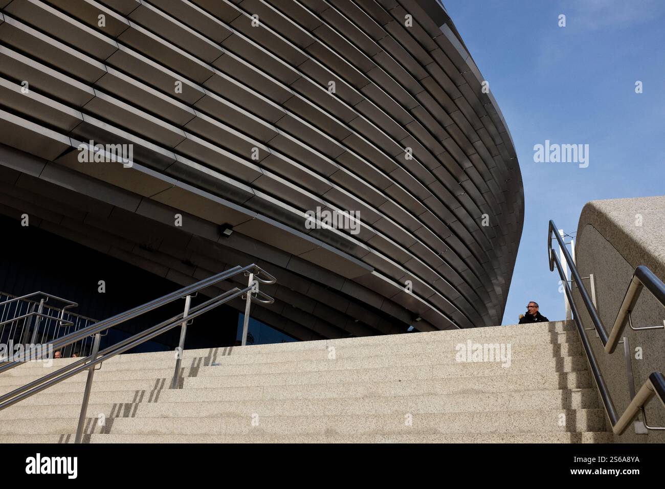 Real madrids estadio santiago bernabeu hi-res stock photography and ...