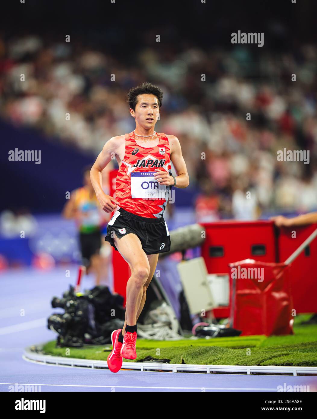 Tomoki Ota participating in the 10.000 meters at the Paris 2024 Olympic Games Stock Photo - Alamy