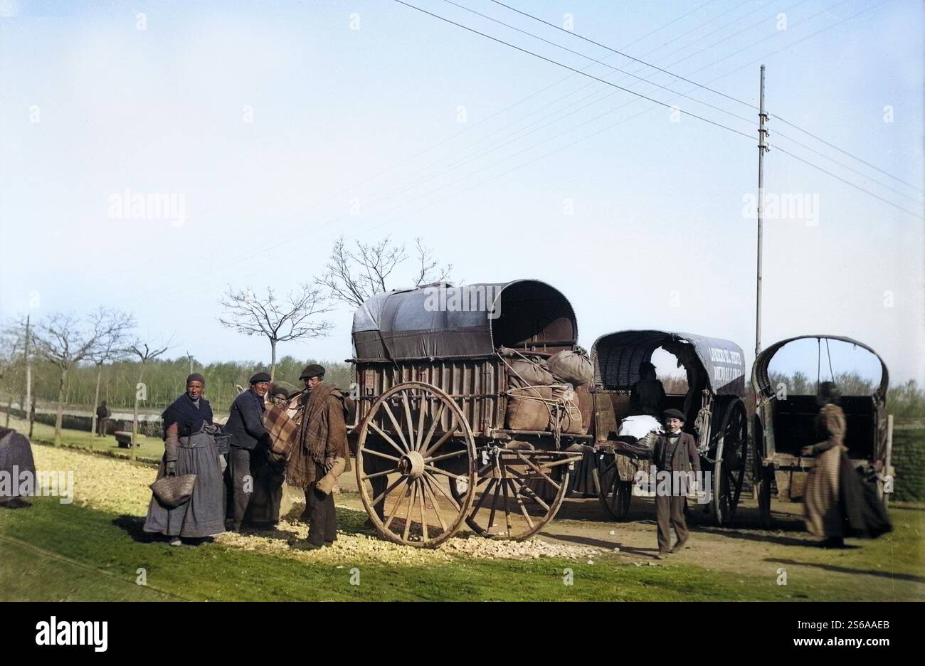 Gypsy wagons hi-res stock photography and images - Alamy
