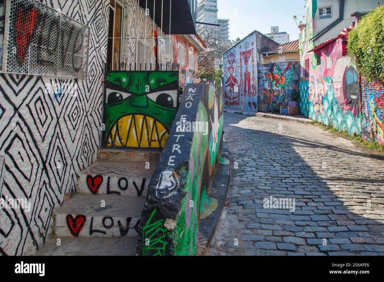 The Beco do Batman (Batman Alley) famous alley in Vila Madalena ...